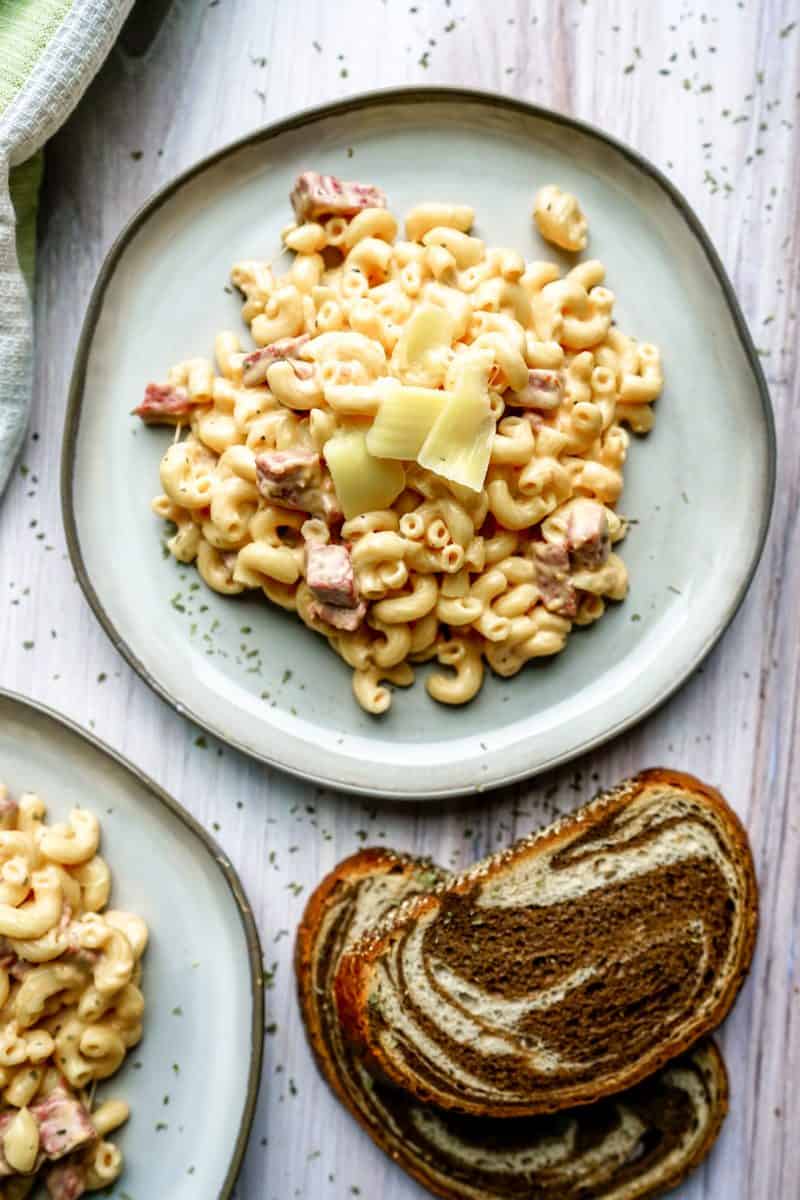 Instant Pot Creamy Corned Beef Pasta {Like A Yummy Reuben In A Bowl ...